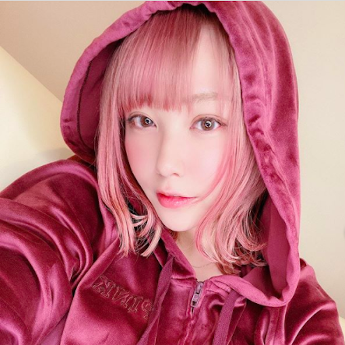 『可愛すぎる』と大反響…！YouTuberてんちむ、銀魂・神威と"お揃い"のピンク色にヘアチェンジ！？